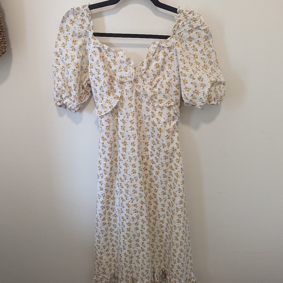 YesStyle | Dresses | Puff Sleeve Floral Midi Dress | Poshmark